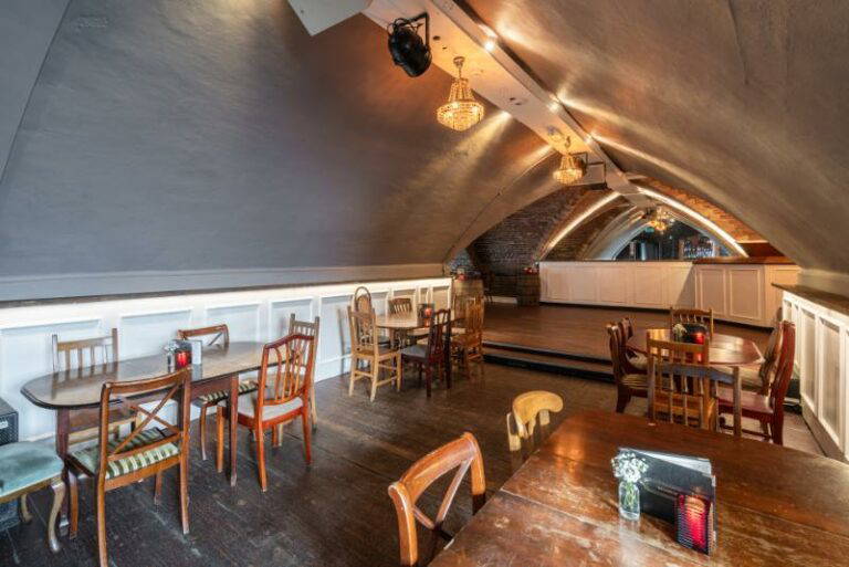 Attic and Study ballroom – Lock 91